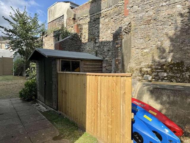 2 bed flat for sale