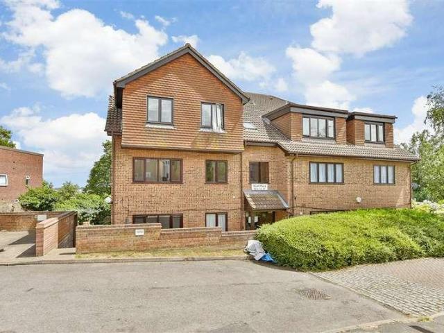 2 bed flat for sale