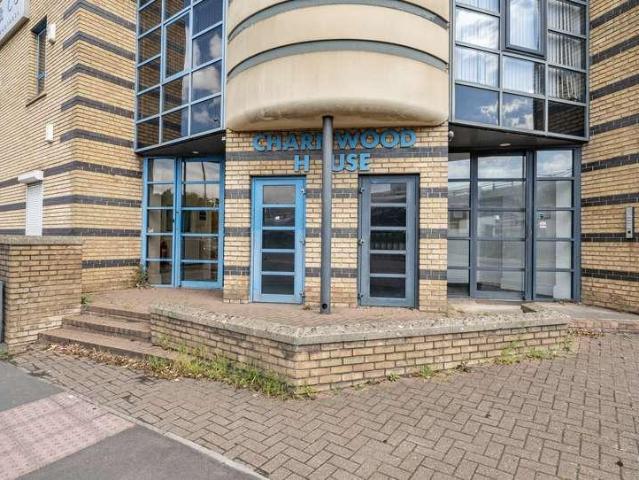 2 bed flat for sale