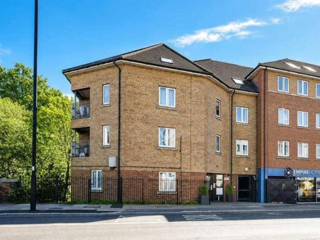 2 bed flat for sale