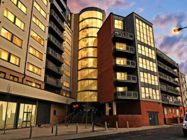 2 bed flat for sale