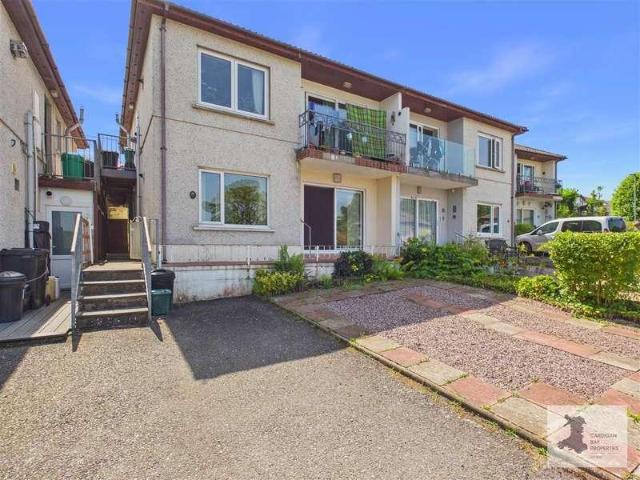 2 bed flat for sale