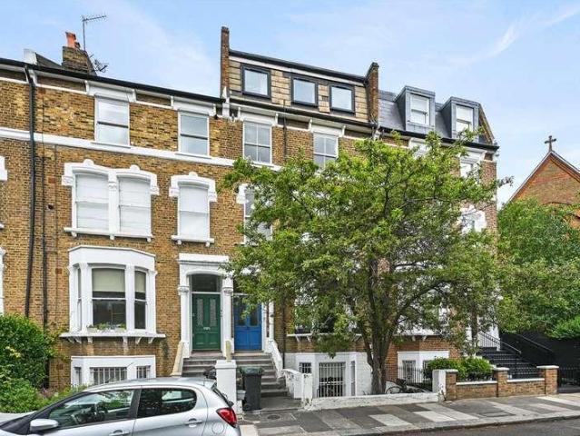 2 bed flat for sale