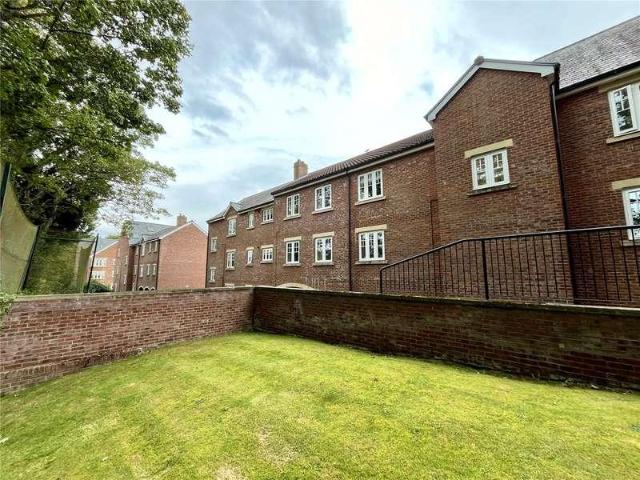2 bed flat for sale