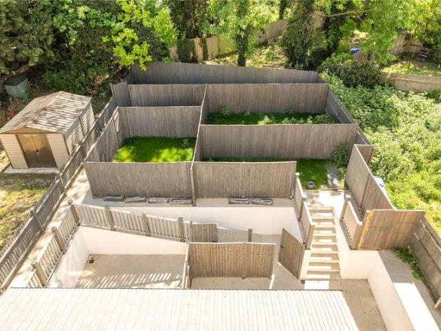 2 bed flat for sale