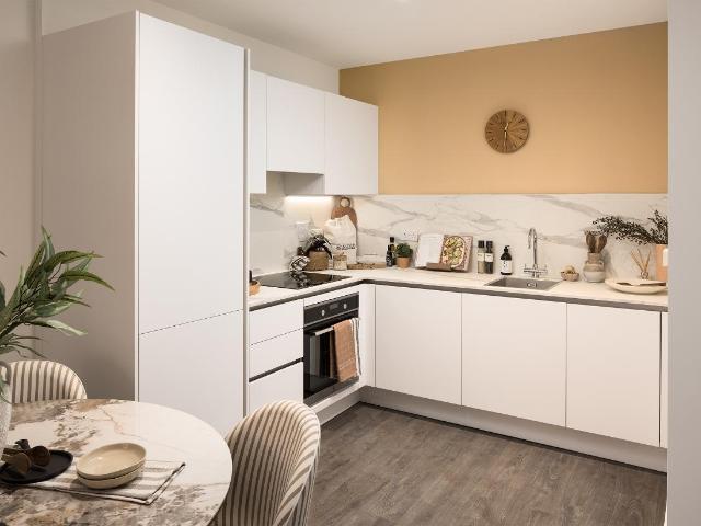 2 bed flat for sale