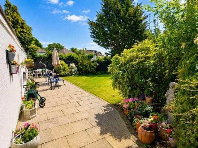 2 bed flat for sale