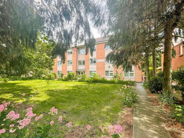 2 bed flat for sale