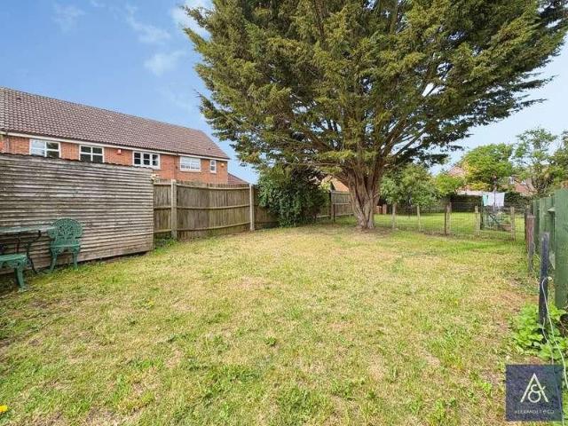 2 bed flat for sale