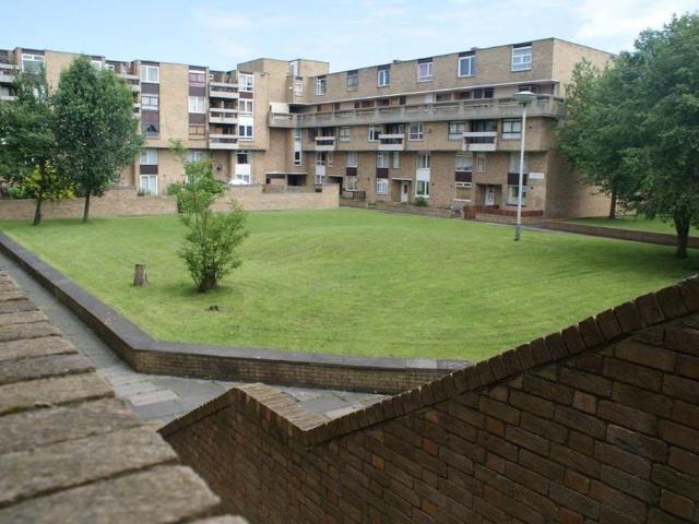 2 bed flat for sale