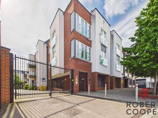 2 bed flat for sale