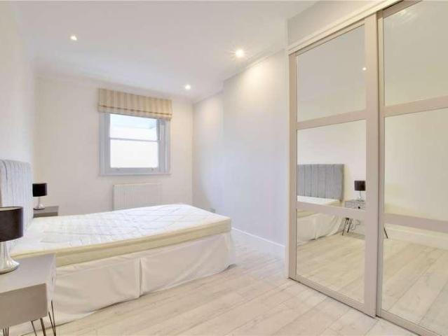 2 bed flat for sale