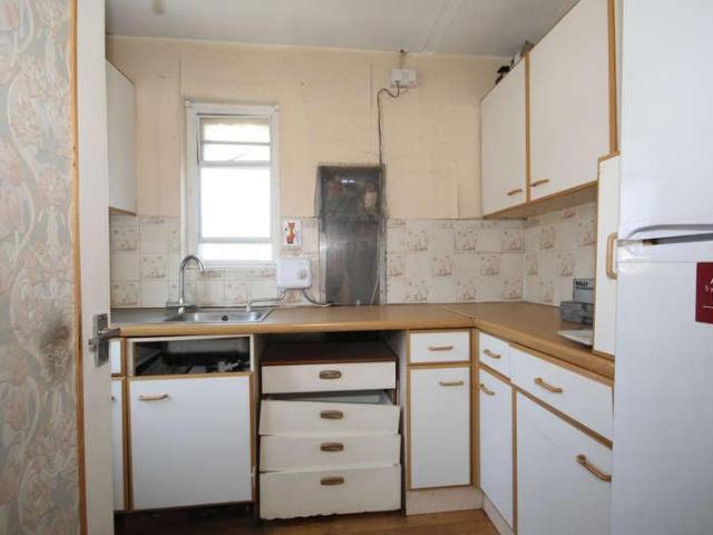 2 bed flat for sale