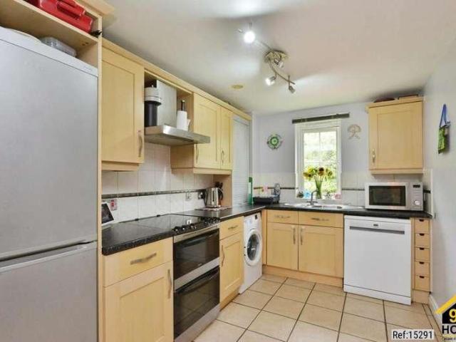 2 bed flat for sale