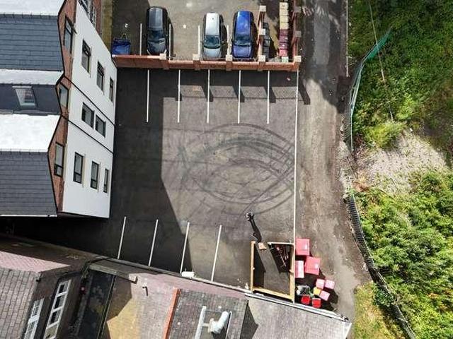 2 bed flat for sale