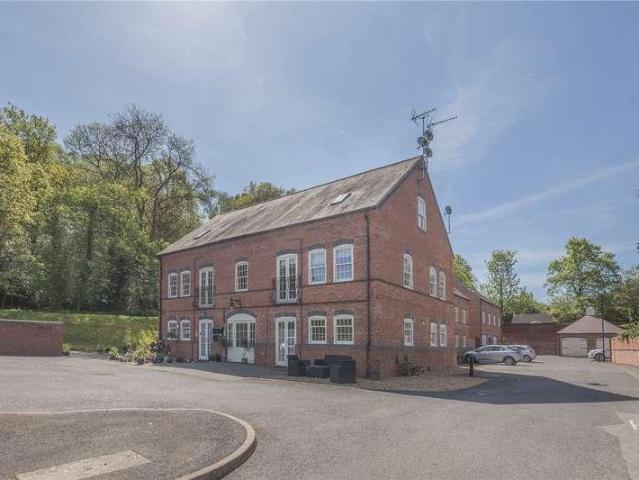 2 bed flat for sale