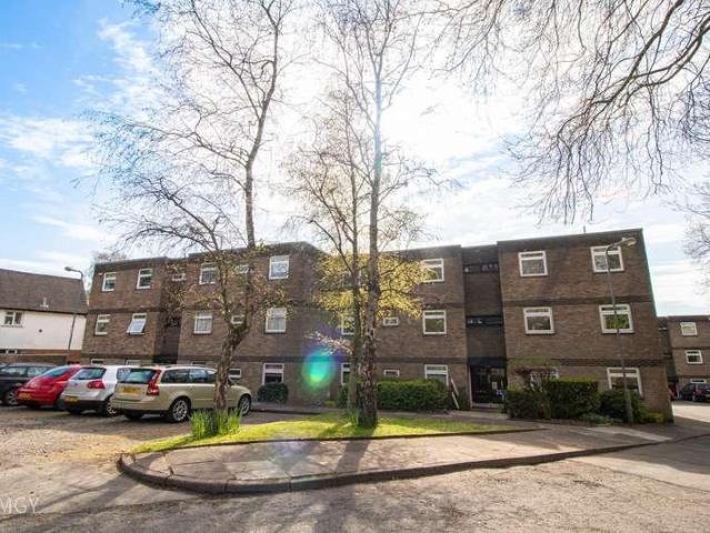 2 bed flat for sale