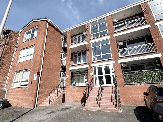 2 bed flat for sale