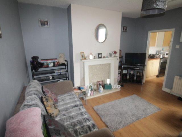 2 bed flat for sale