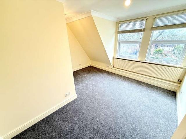 2 bed flat for sale