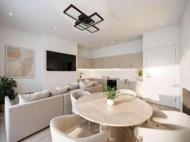 2 bed flat for sale