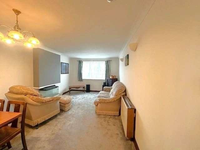 2 bed flat for sale