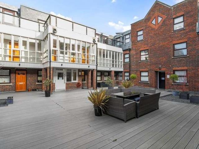 2 bed flat for sale