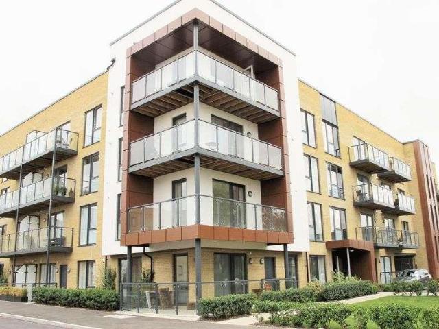 2 bed flat for sale