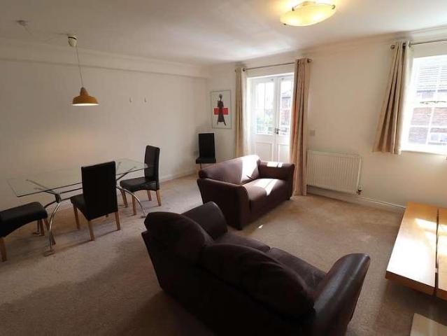 2 bed flat for sale