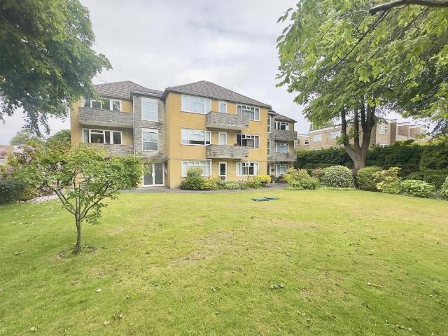2 bed flat for sale