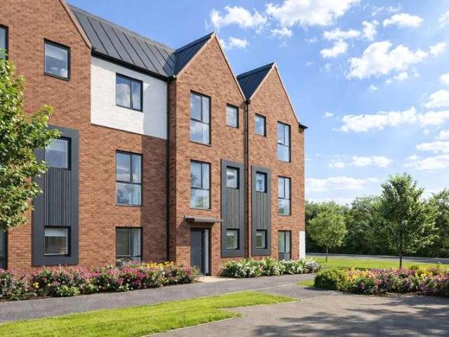 2 bed flat for sale