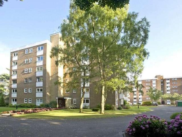 2 bed flat for sale