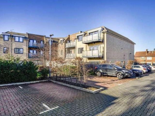 2 bed flat for sale