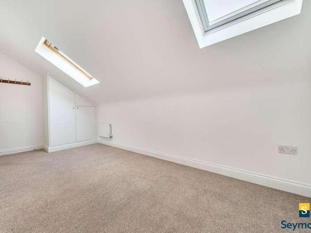 2 bed flat for sale