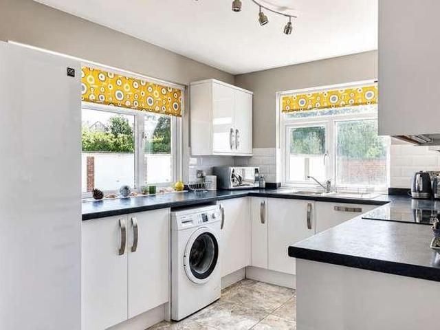 2 bed flat for sale