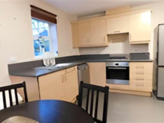 2 bed flat for sale