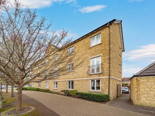 2 bed flat for sale
