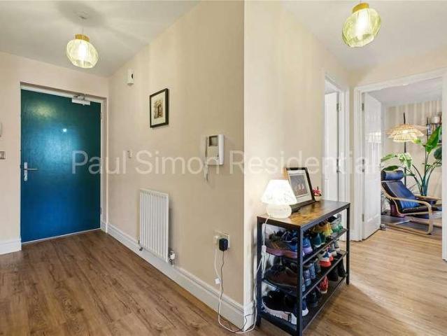 2 bed flat for sale