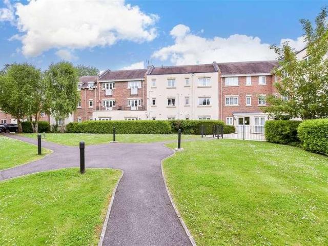 2 bed flat for sale