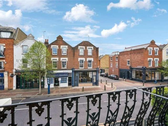 2 bed flat for sale