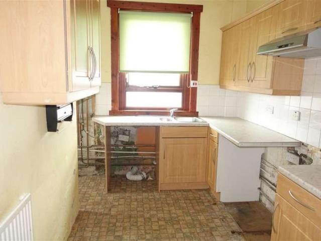 2 bed flat for sale