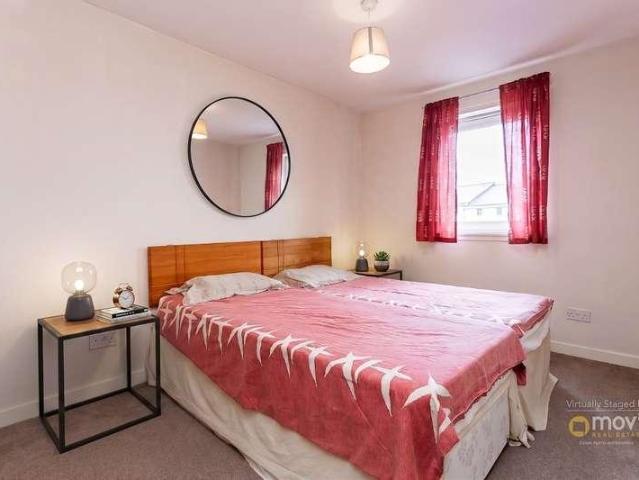 2 bed flat for sale