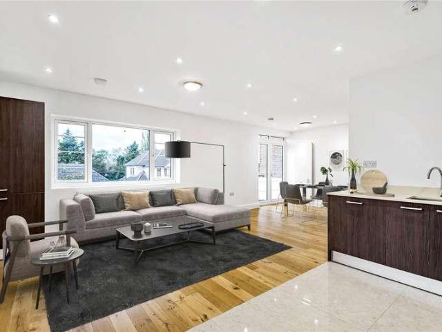 2 bed flat for sale