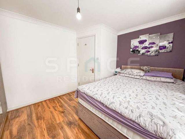 2 bed flat for sale