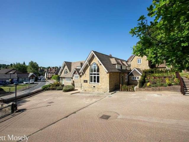 2 bed flat for sale