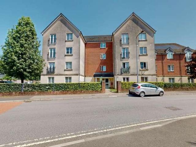 2 bed flat for sale