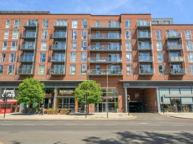 2 bed flat for sale