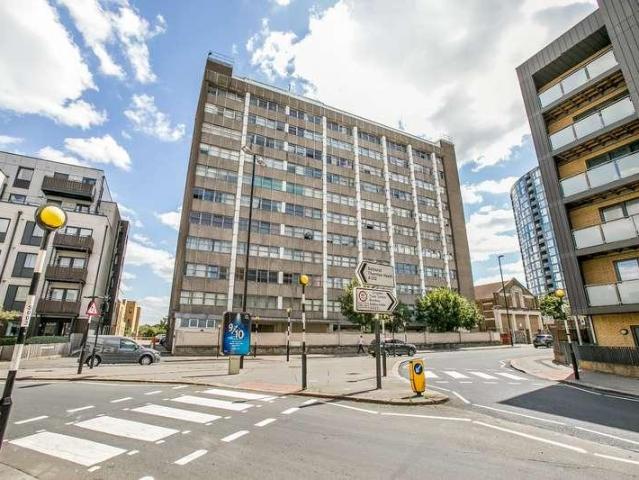 2 bed flat for sale