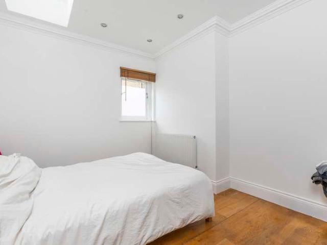 2 bed flat for sale