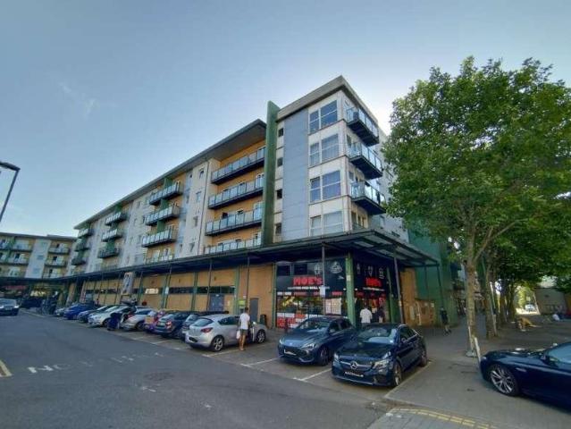 2 bed flat for sale